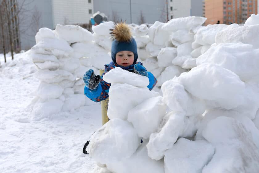 Build the Ultimate Snow Fort – Childhood By Nature